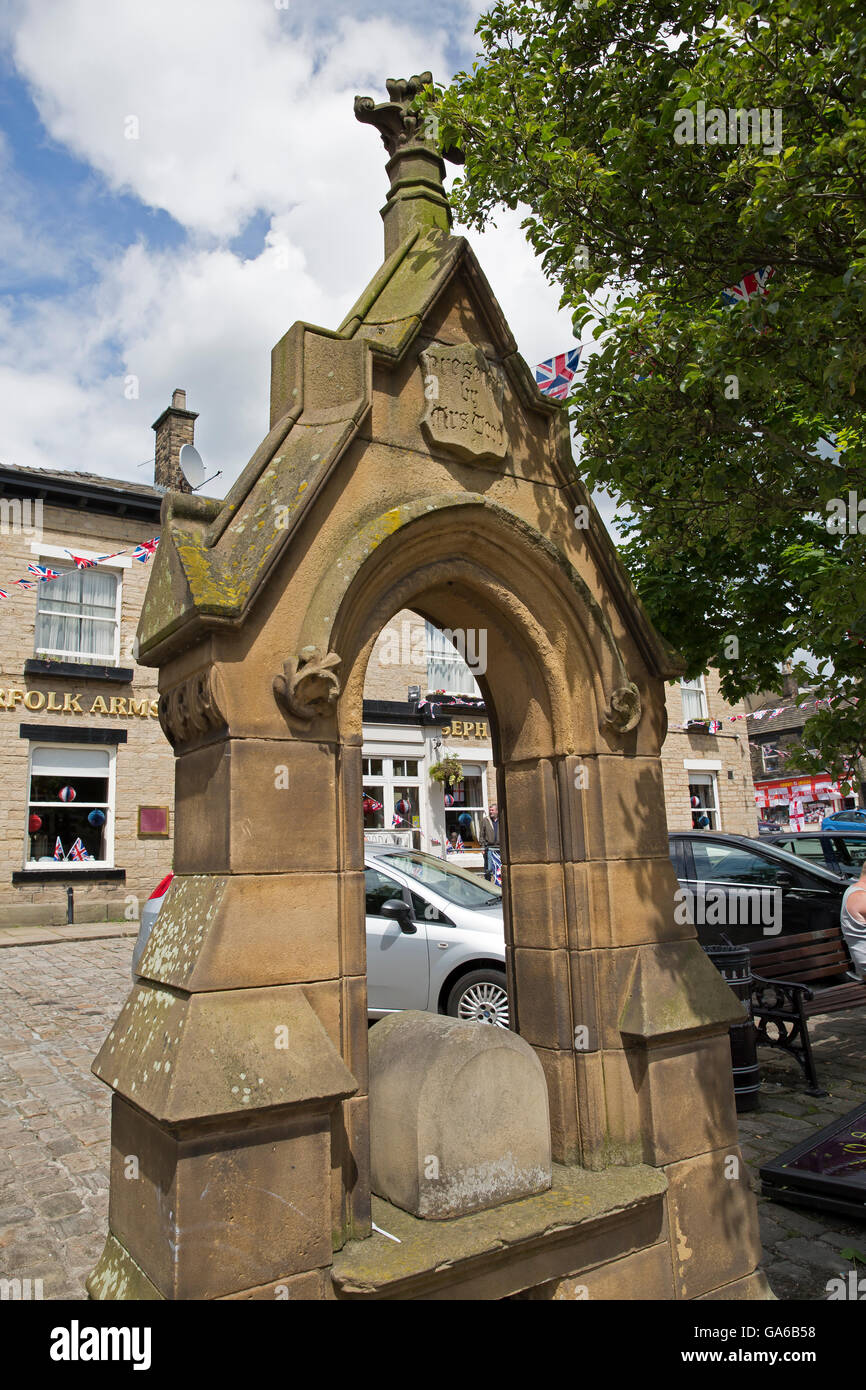 Old glossop hi-res stock photography and images - Alamy