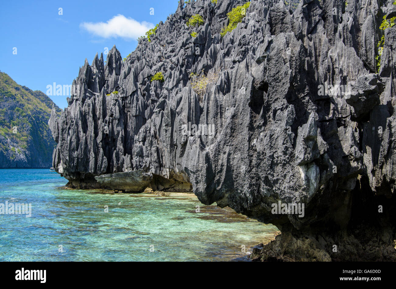 El Nido, Philippines - Cliffs on Tapiutan island Stock Photo - Alamy