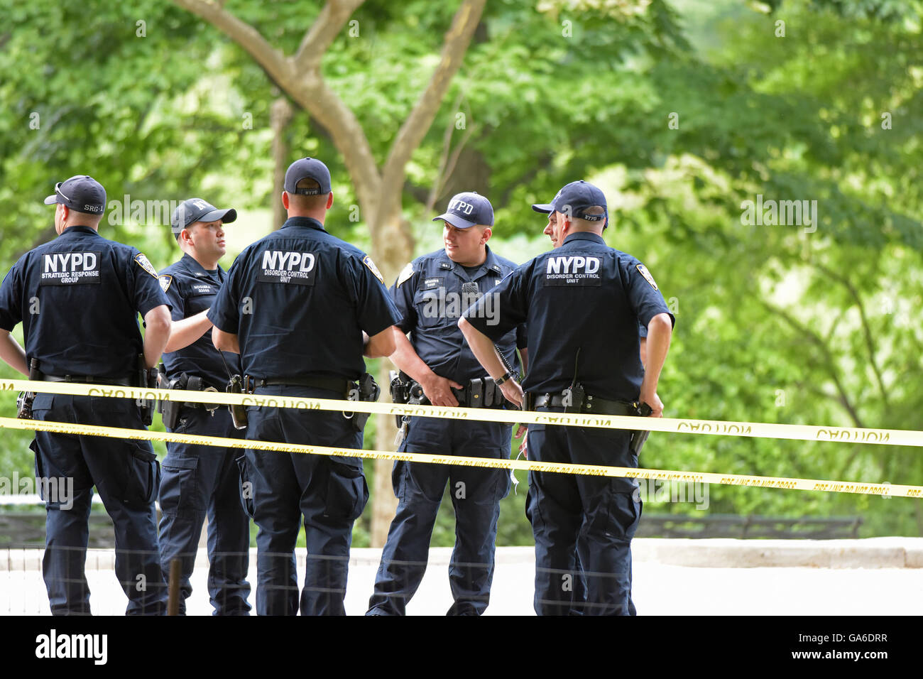 Nypd emergency services hi-res stock photography and images - Alamy