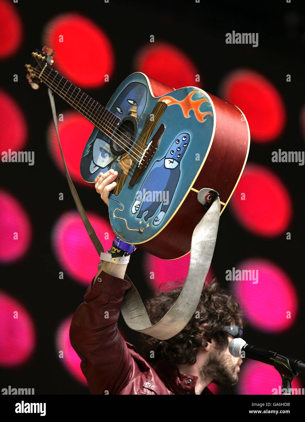 Gruff rhys super furry animals performing t4 on beach hi-res stock ...