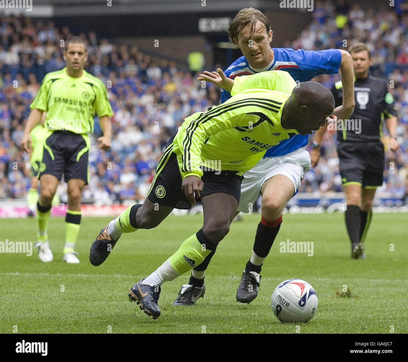 Rangers' Sasa Papac and Chelsea's Lassana Diarra (front) during the ...