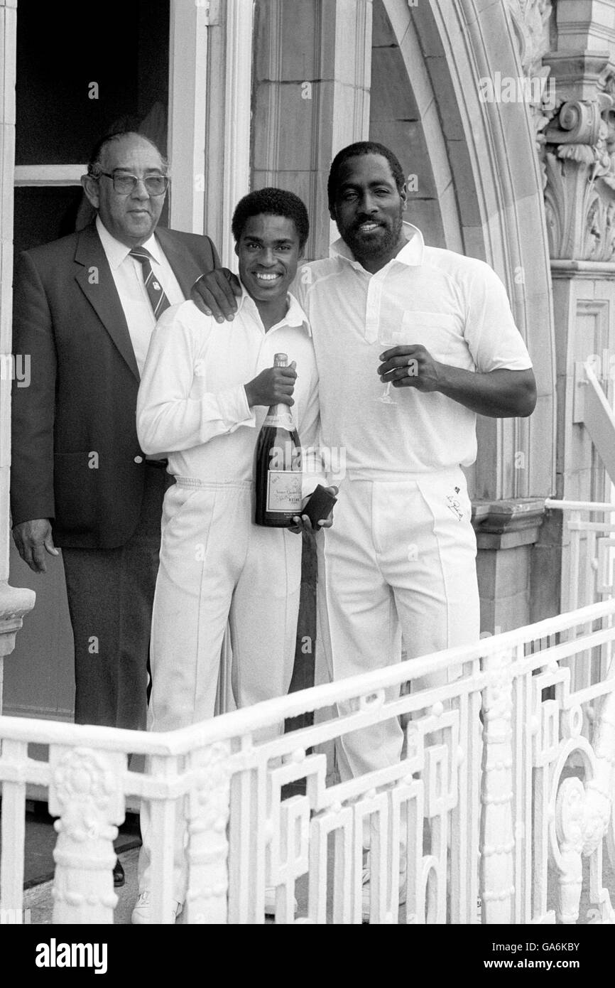 Cricket lords champagne hi-res stock photography and images - Alamy