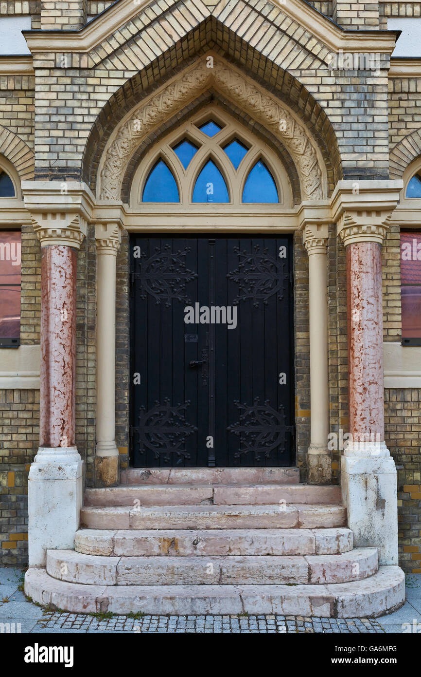 Synagogue in the old town hi-res stock photography and images - Alamy