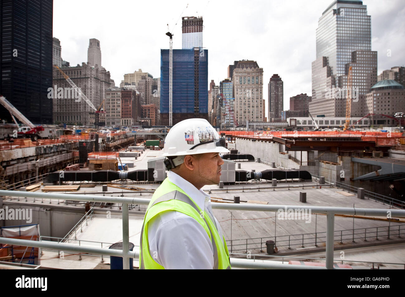 Construction helmet flag hi-res stock photography and images - Alamy