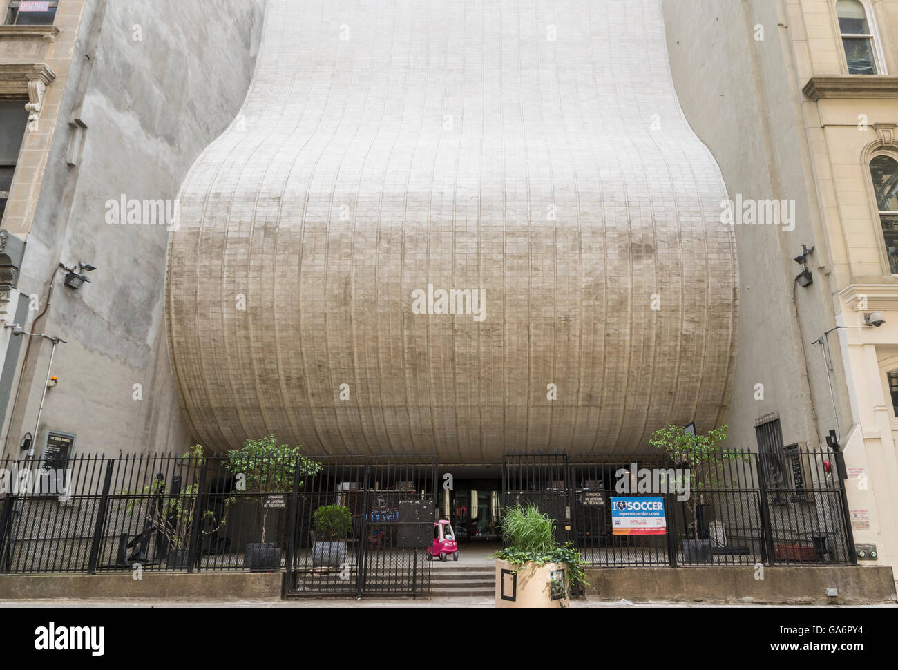 Exterior of Tribeca Synagogue at 49 White Street, New York, designed by ...