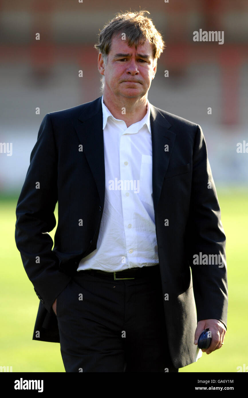 Stonebridge ebbsfleet hi-res stock photography and images - Alamy