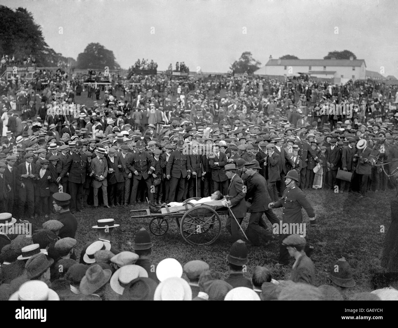 Horse Racing - The Derby Stakes - Epsom - Suffragette Protest - 1913 ...