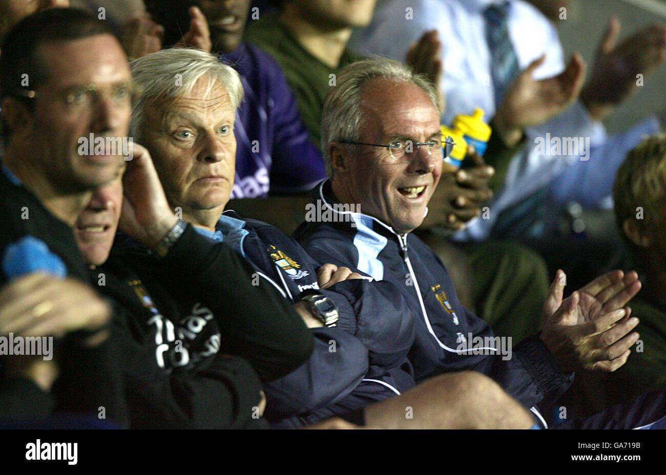 Manchester City manager Sven Goran Eriksson (r) celebrates their final ...