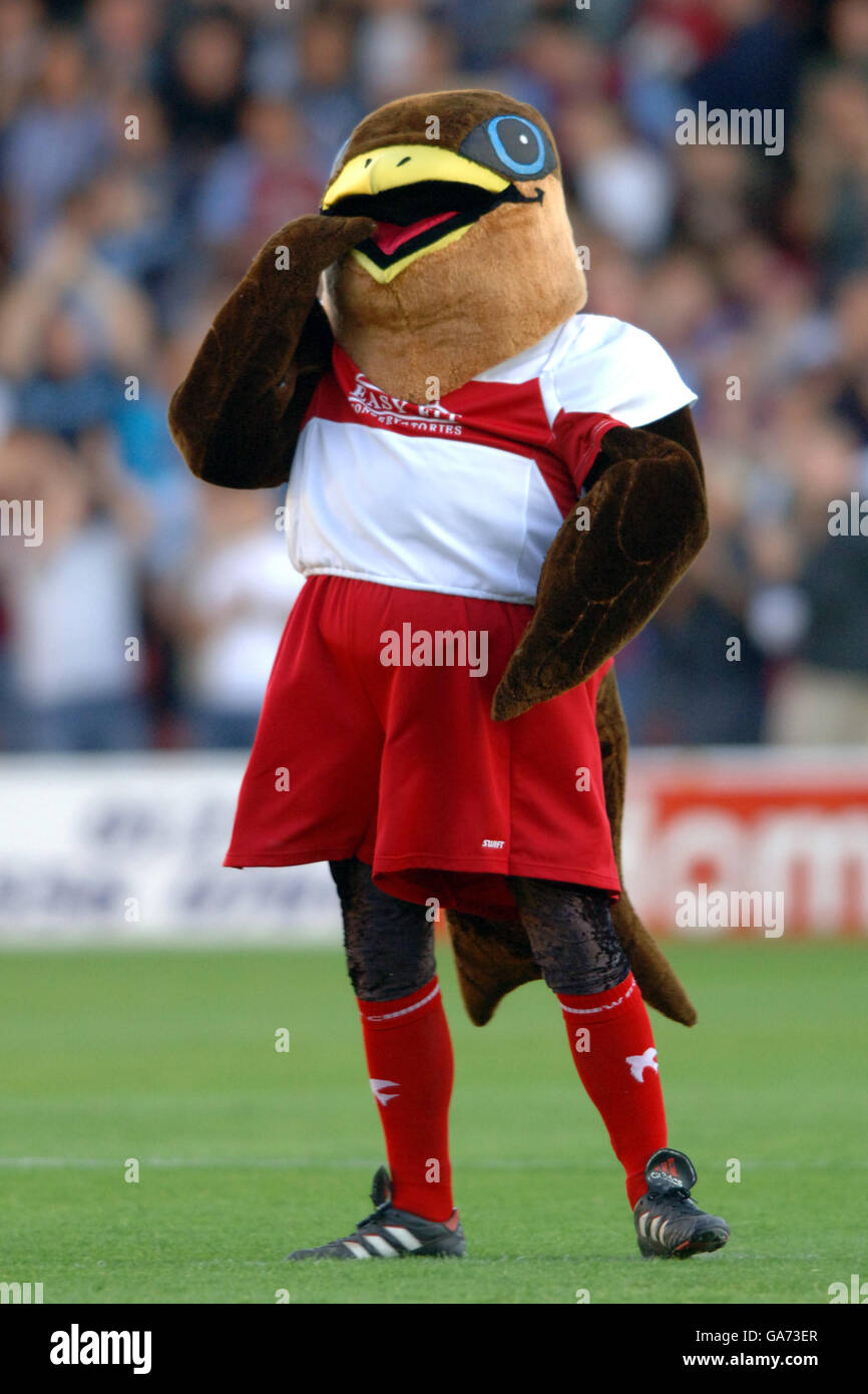 Walsall mascot swifty the swift hi-res stock photography and images - Alamy