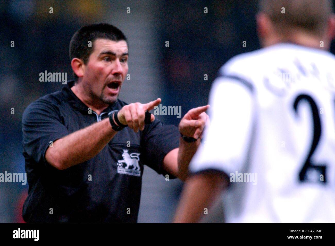 Jeff winter referee hi-res stock photography and images - Alamy