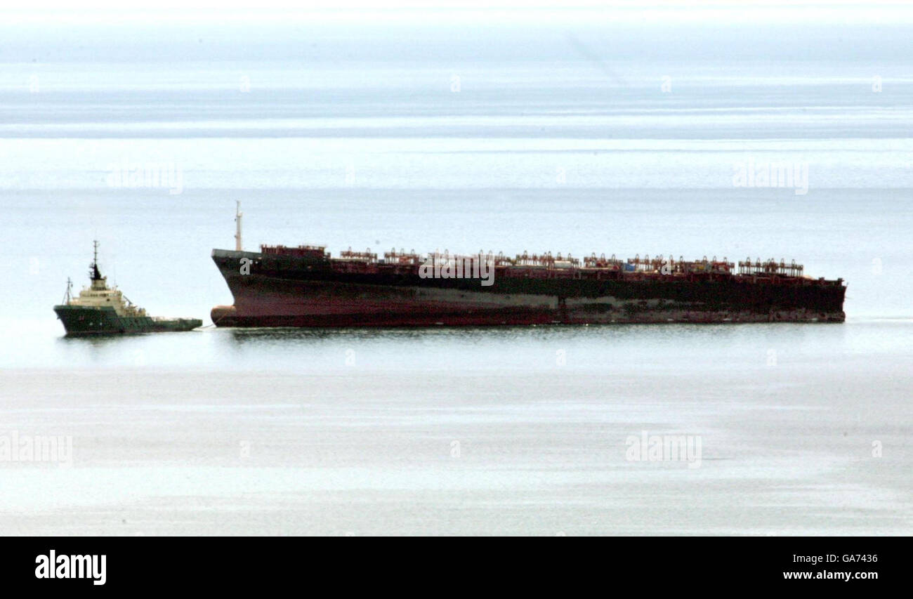 Stern view of tug hi-res stock photography and images - Alamy
