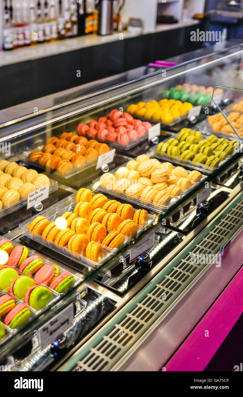 Shoppimacaroons hi-res stock photography and images - Alamy