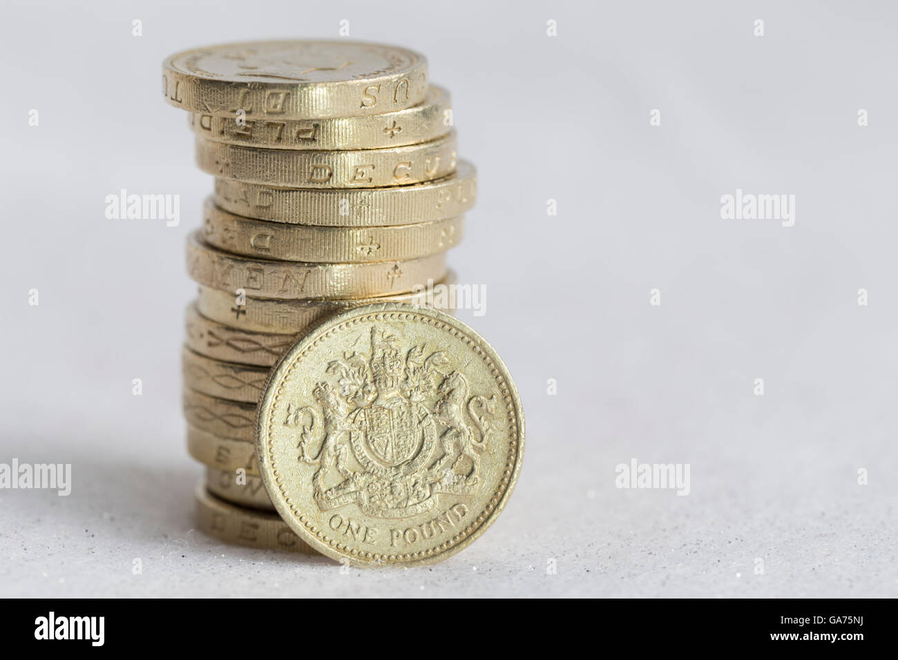 Stack of pound coins hi-res stock photography and images - Alamy