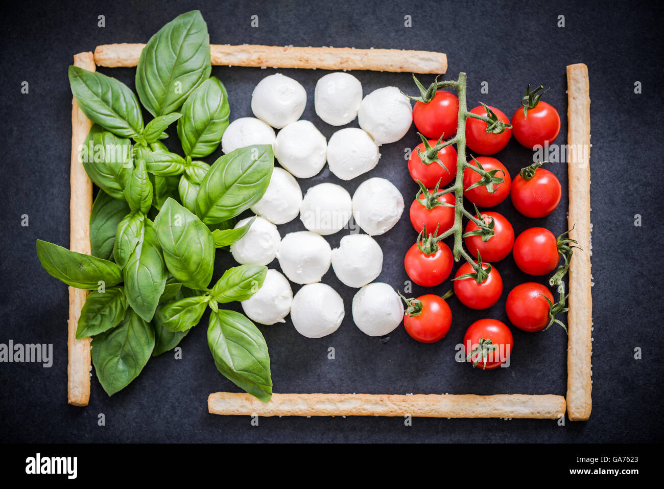 Italian flag food hi-res stock photography and images - Alamy