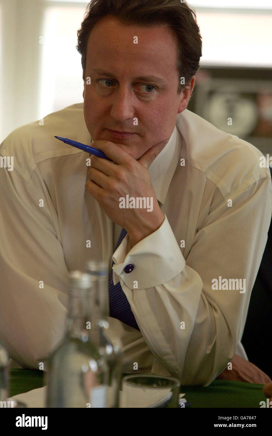 David Cameron back in Westminster Stock Photo - Alamy