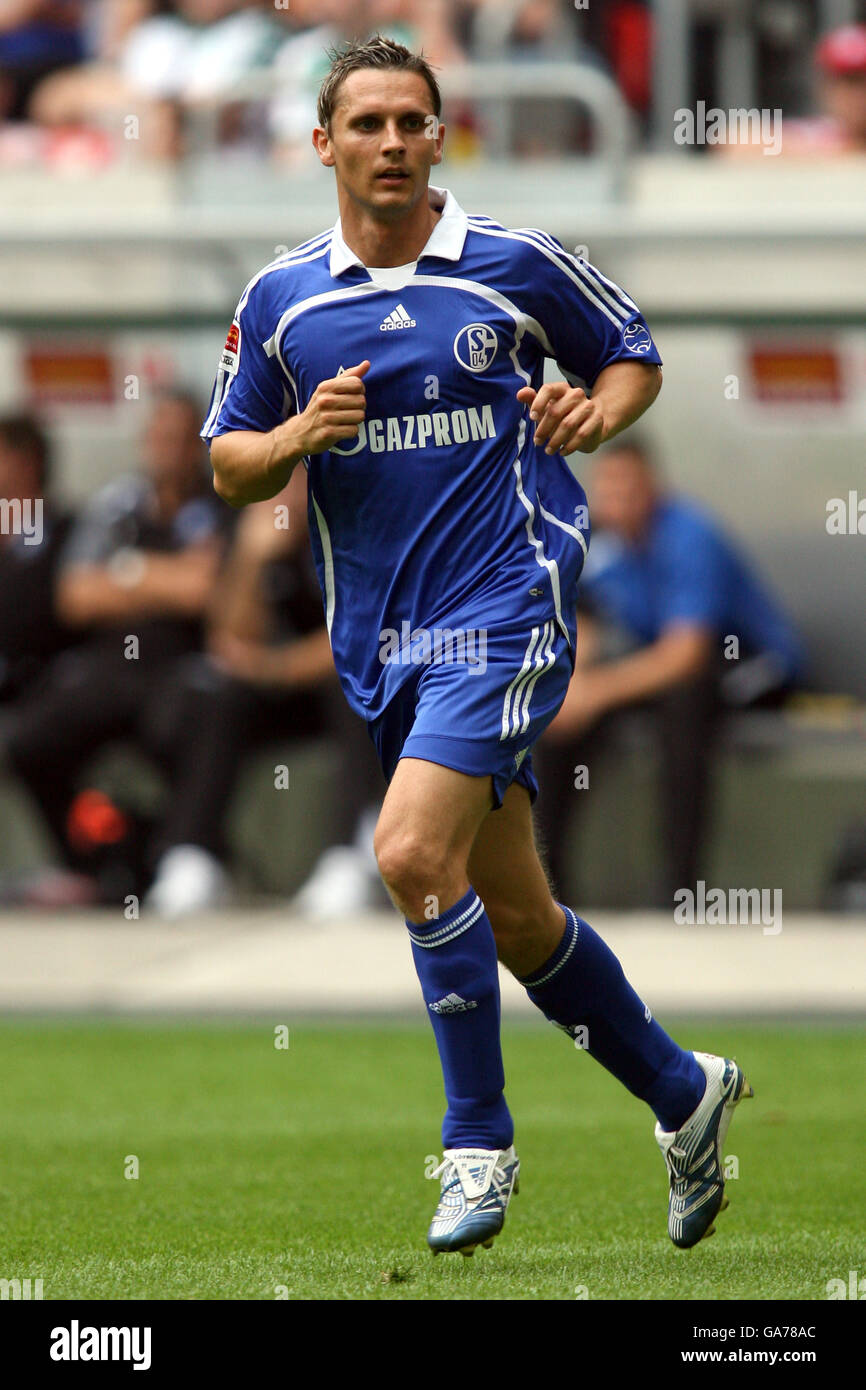 Soccer - Premiere League Cup - Quarter Final - Schalke 04 v Karlsruher ...