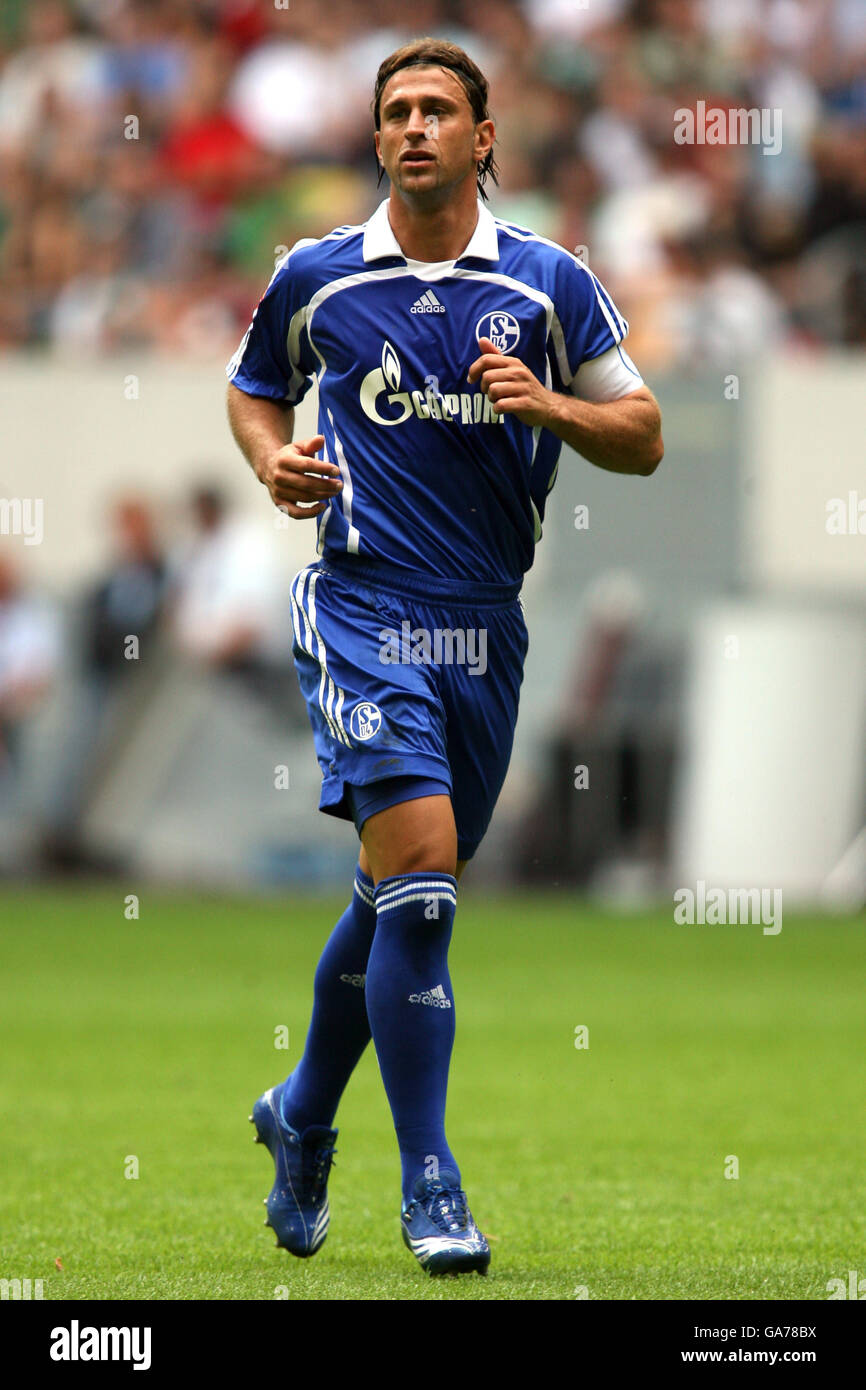 Schalke 04 v karlsruher sc hi-res stock photography and images - Alamy