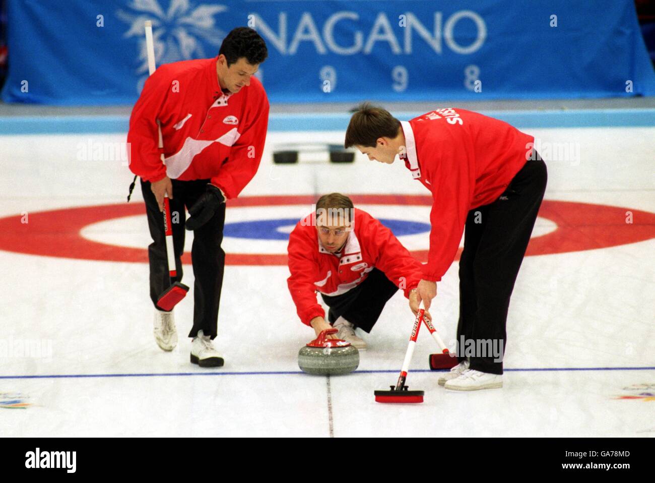 1998 nagano olympics curling hi-res stock photography and images - Alamy