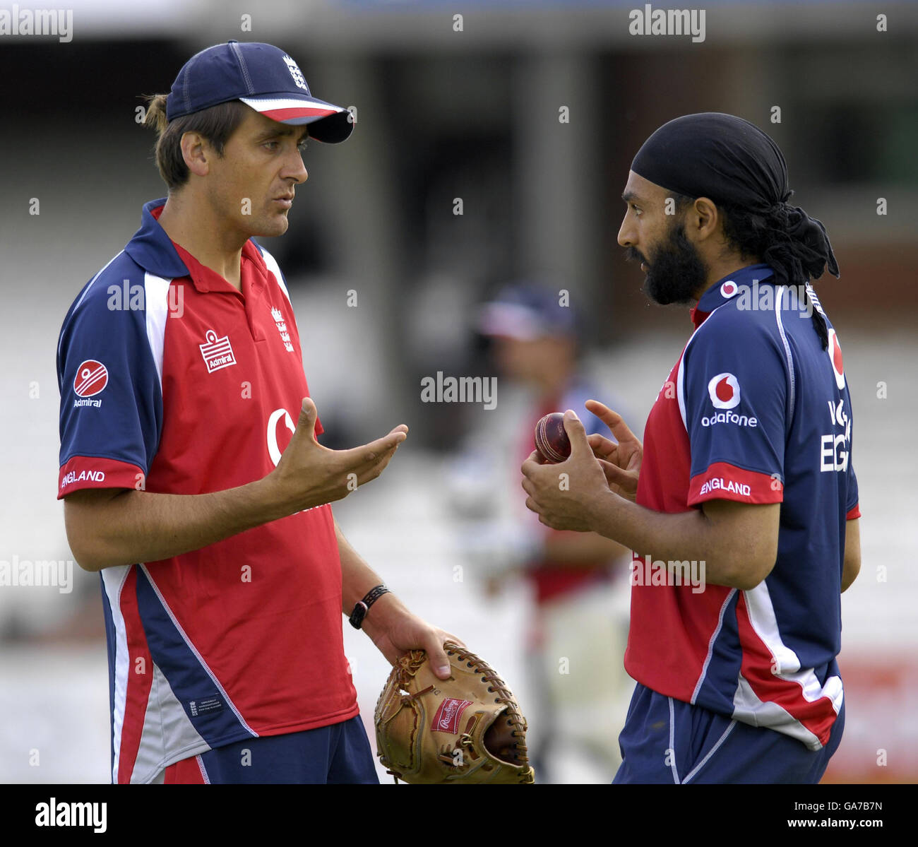 Cricket bowling practice training hi-res stock photography and images - Alamy