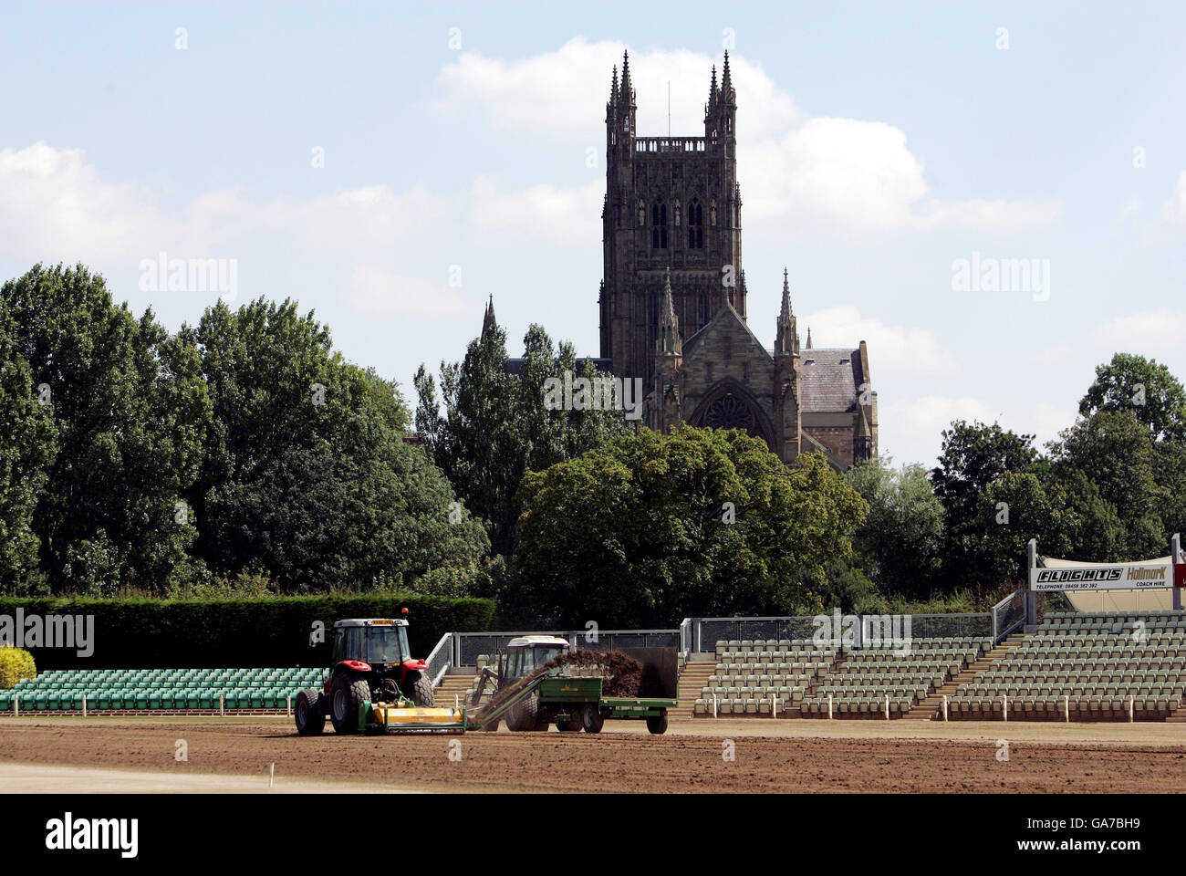Cricket worcestershire cricket ground new road hi-res stock photography ...