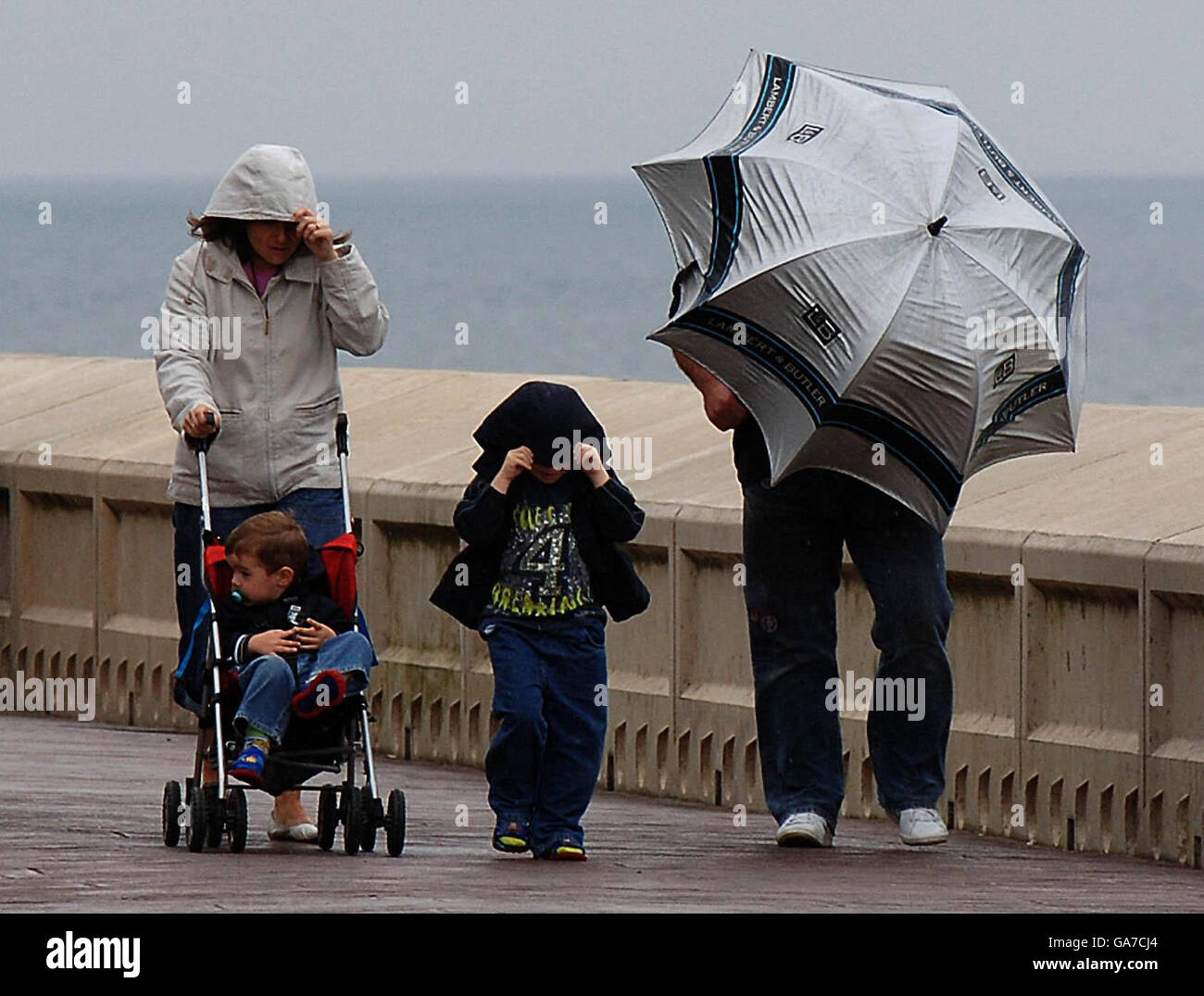 Cold, wet and windy weather on an uncomfortable day for visitors to ...