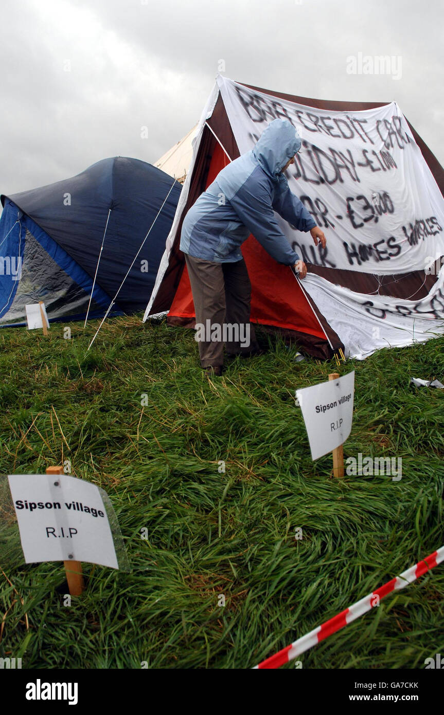 Lesley Harrison from the village of Sipson joins other campaigners at ...