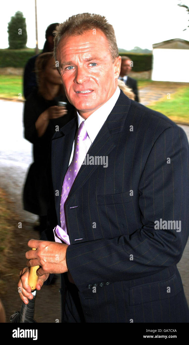 Mike Reid funeral Stock Photo - Alamy