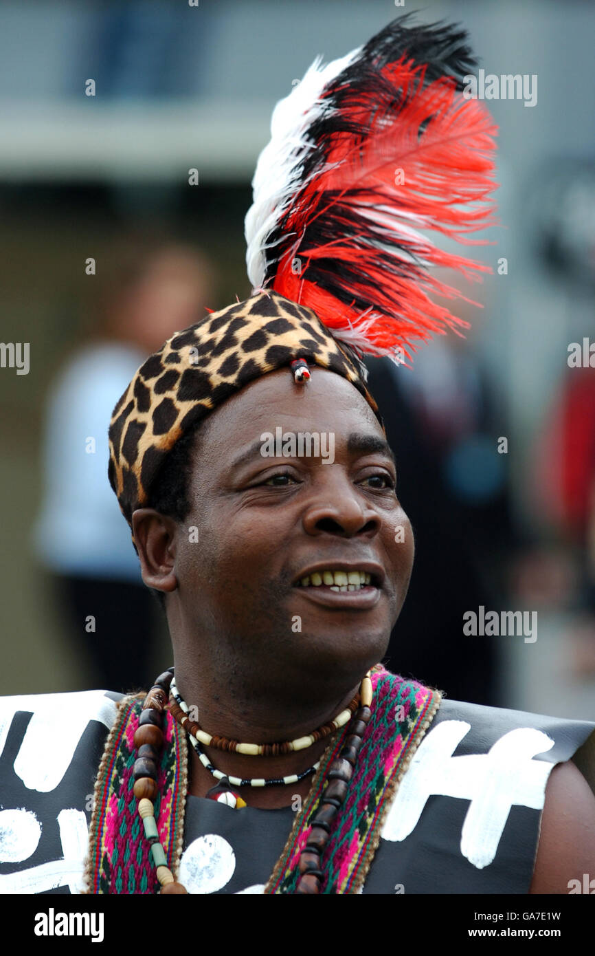 Traditional zulu performers outside the entrance hi-res stock ...