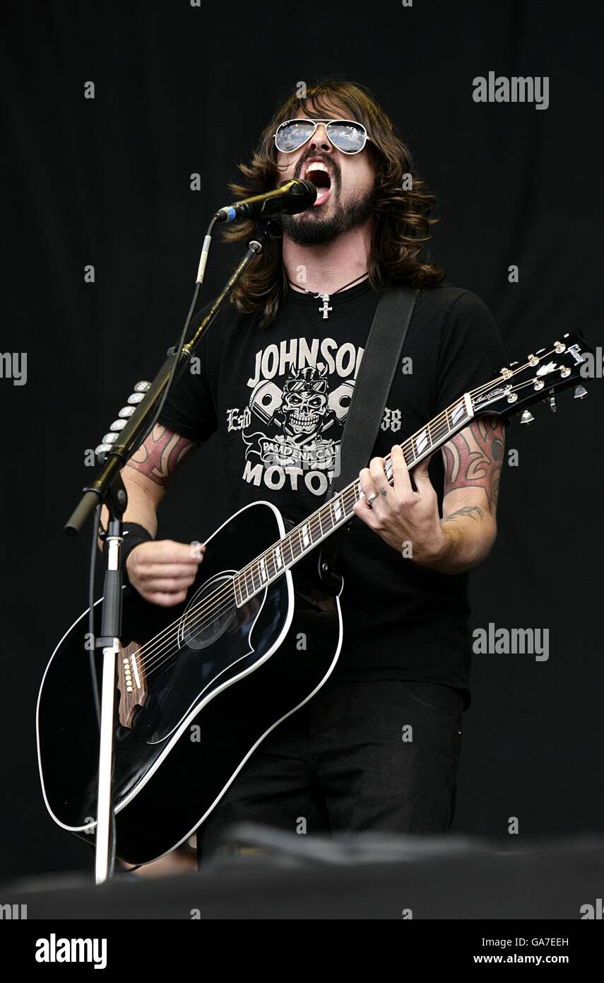 Top Half Dave Grohl High Resolution Stock Photography and Images - Alamy