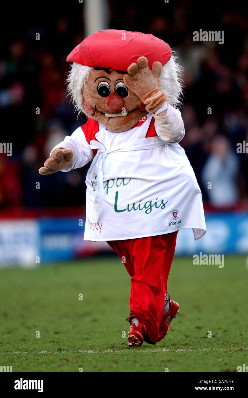 Rotherham united mascot hi-res stock photography and images - Alamy