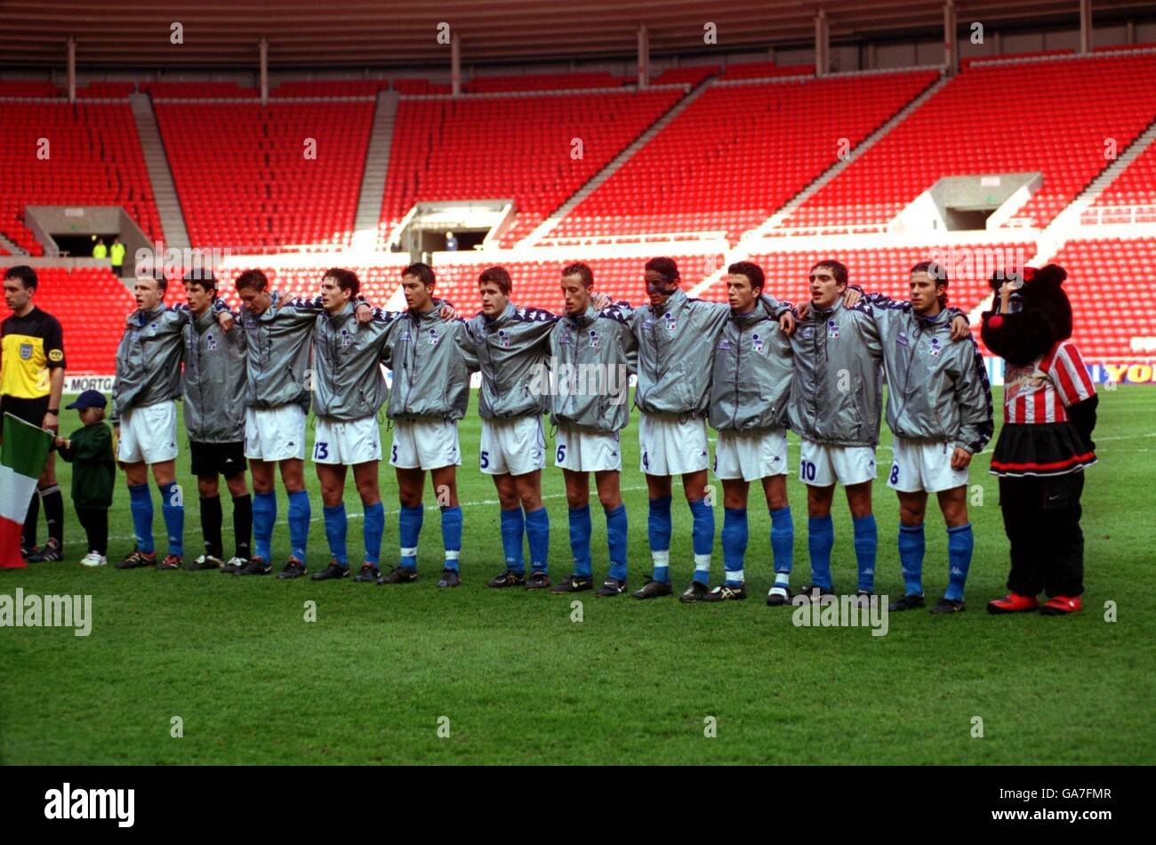Spain line up european championship hi-res stock photography and images ...