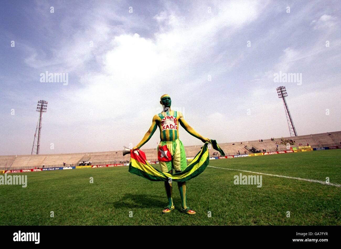 Cameroon team 2002 hi-res stock photography and images - Alamy