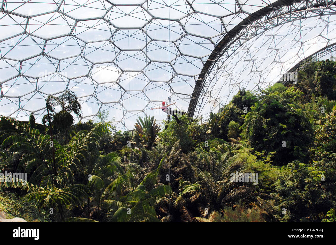 In the tropical bio dome at the eden project hi-res stock photography ...