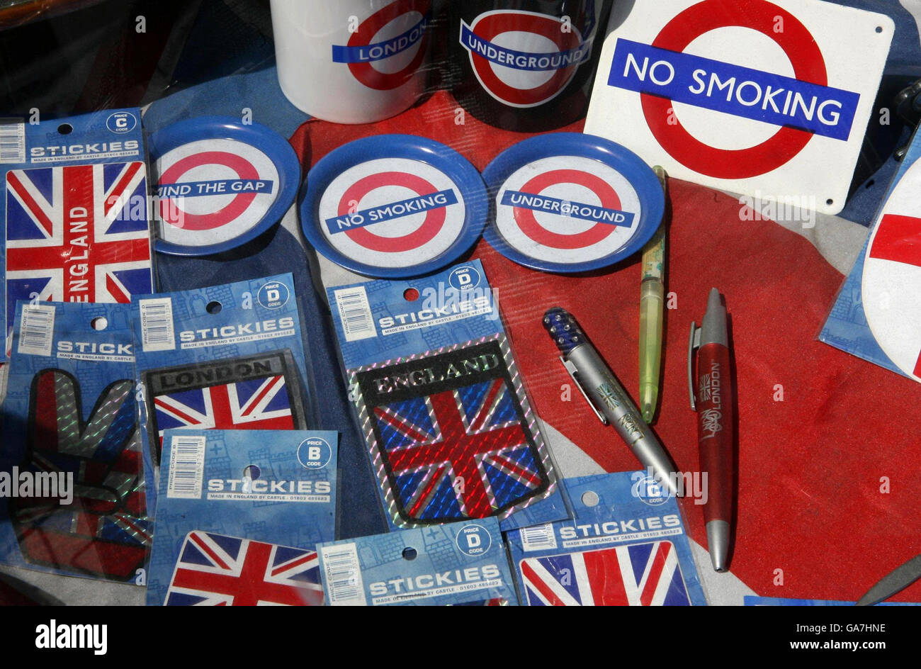 No smoking london underground hi-res stock photography and images - Alamy