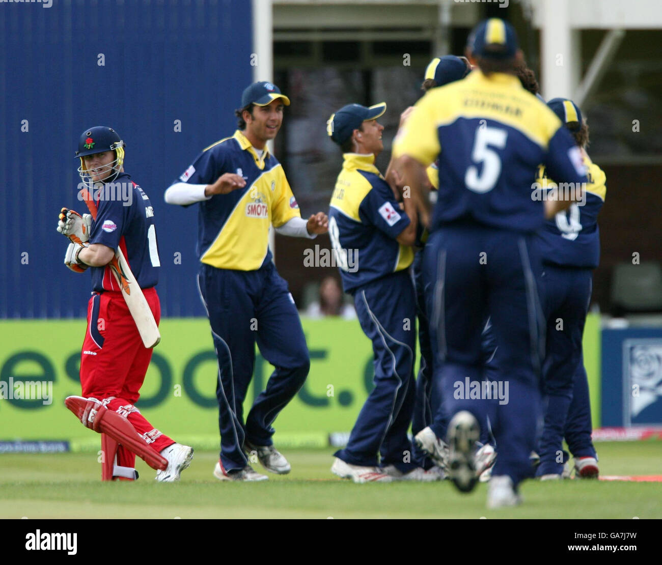 Gladiators lightning hi-res stock photography and images - Alamy