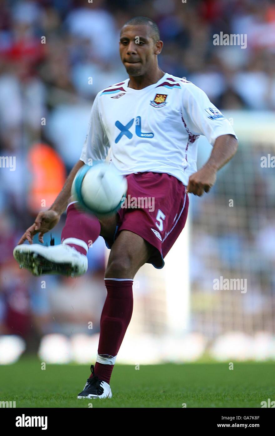 Anton ferdinand west ham hi-res stock photography and images - Alamy