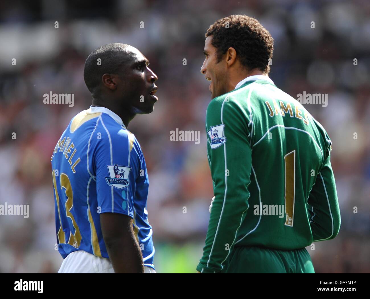 Sol campbell and david james hi-res stock photography and images - Alamy