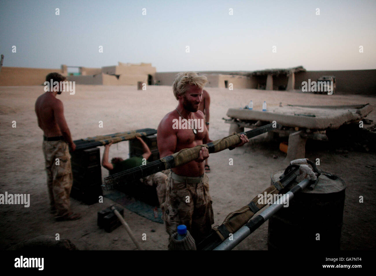 Soldiers from B Company, Worcester and Sherwood Forest regiment work ...