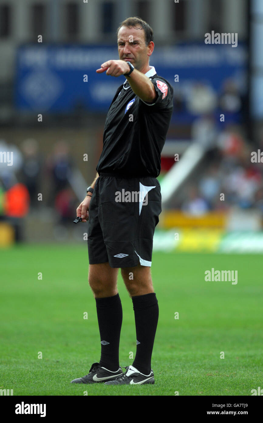 Referee m russell hi-res stock photography and images - Alamy