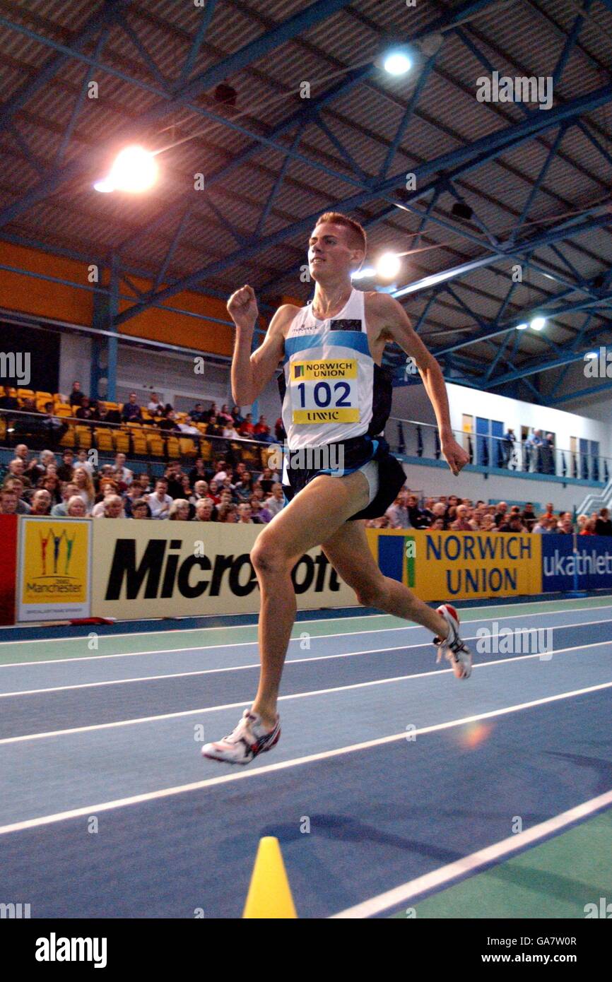 Angus mclean competes hi-res stock photography and images - Alamy