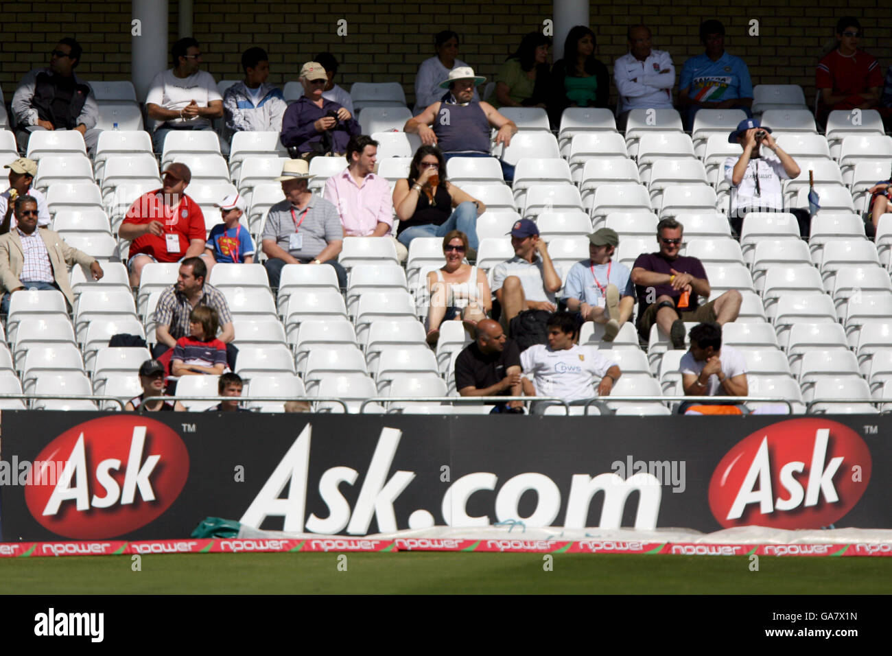Cricket frontiers npower hi-res stock photography and images - Alamy