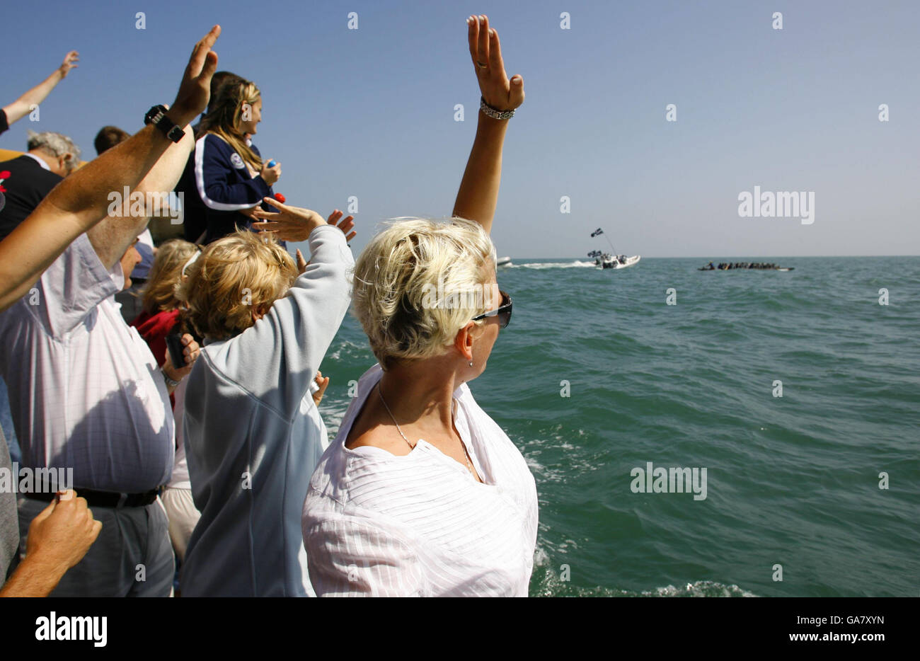 Dragon boat cross-channel race Dragon boat cross-channel race Dragon ...