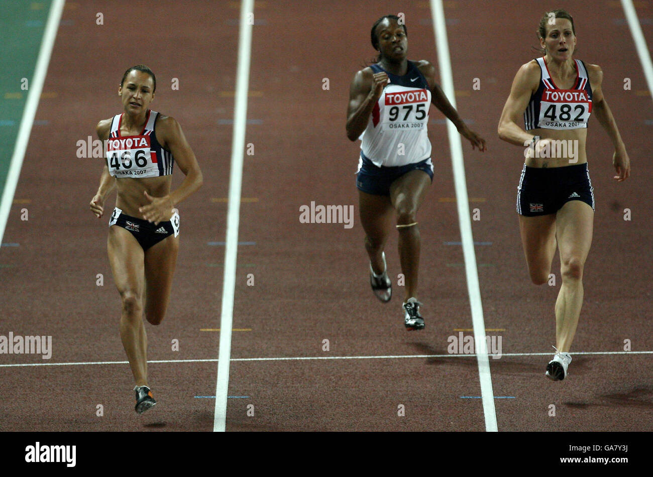 Athletics world full length action runners running race mangsb hi-res ...