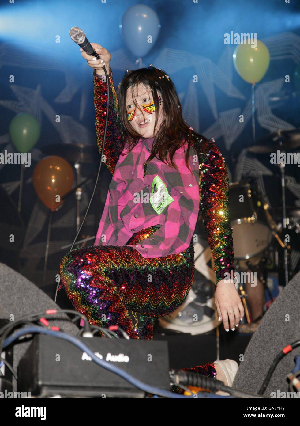 Leader singer css hi-res stock photography and images - Alamy