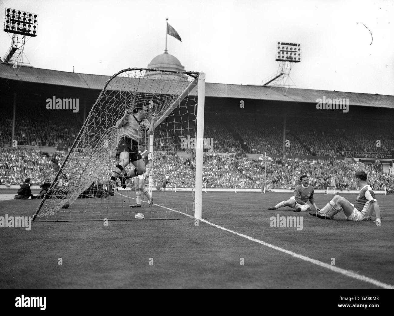 Hangs hi-res stock photography and images - Alamy