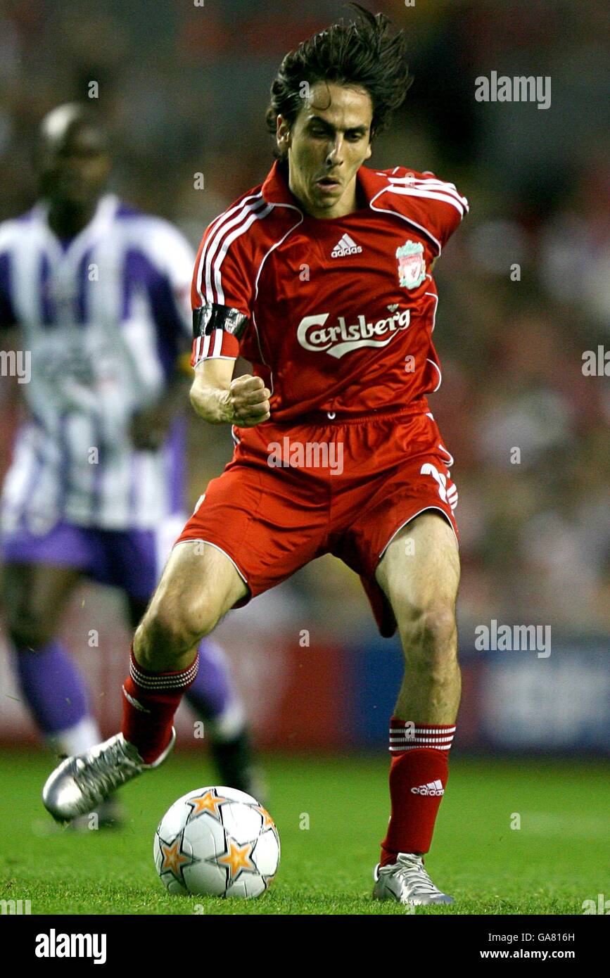 Yossi benayoun liverpool hi-res stock photography and images - Alamy