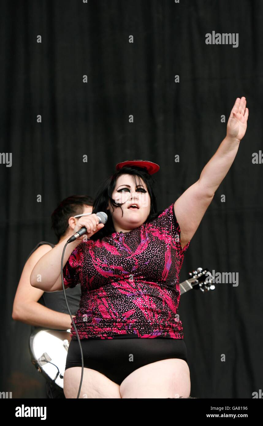 Beth Ditto of Gossip performs on the Main Stage at the 2007 Carling ...