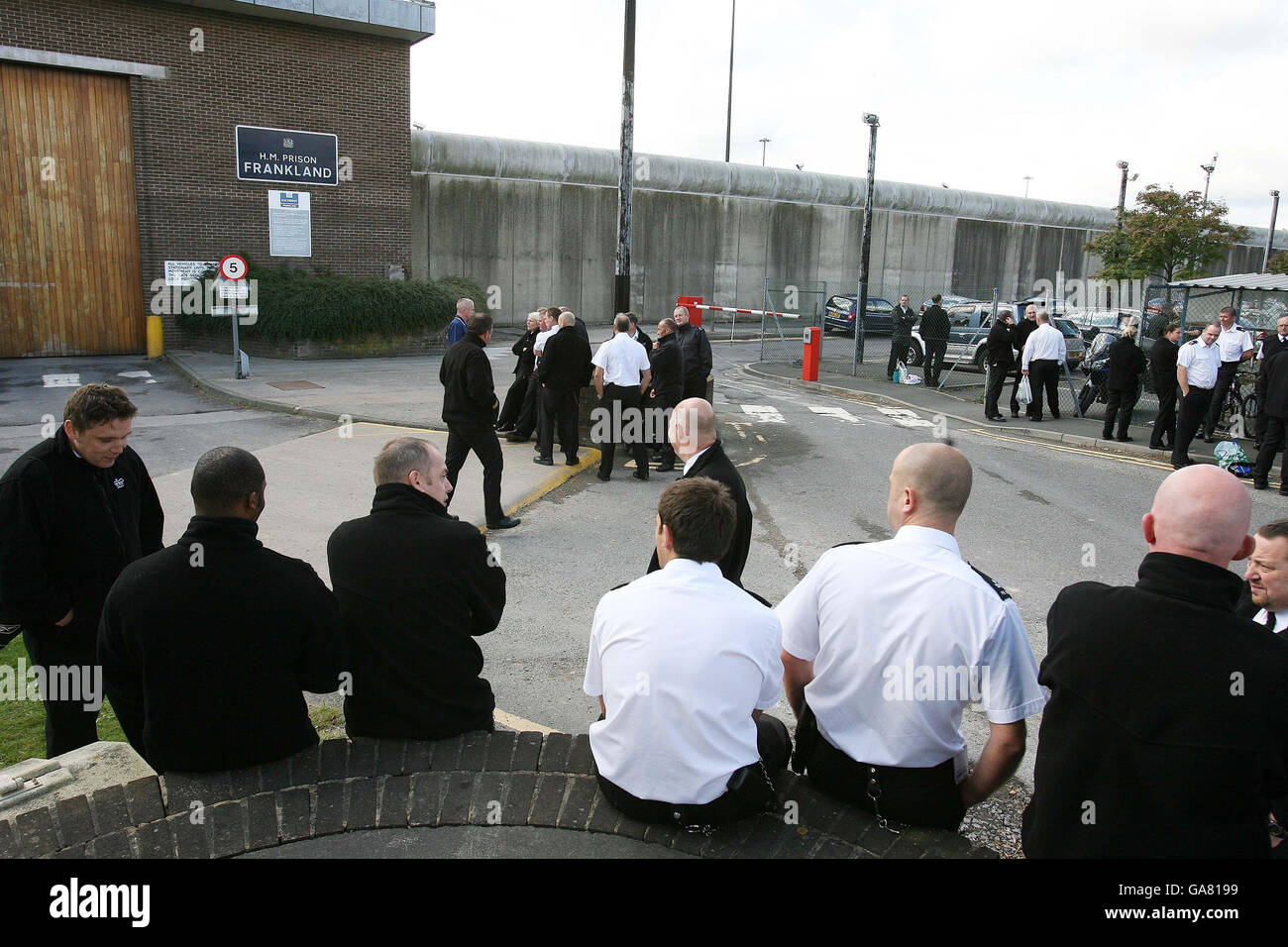 Prison officers strike Stock Photo - Alamy