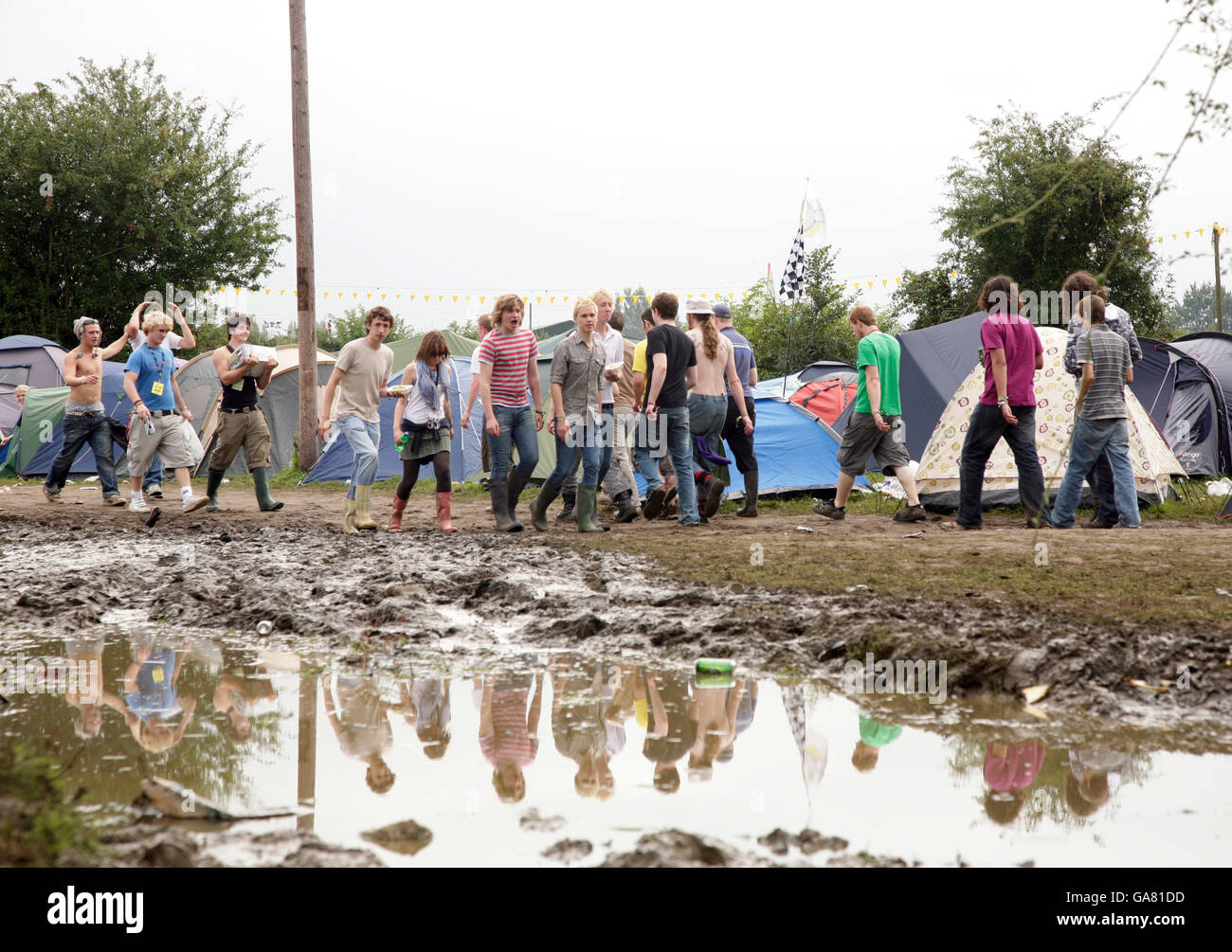 Festival goers 2007 carling reading festival in reading hi-res stock ...