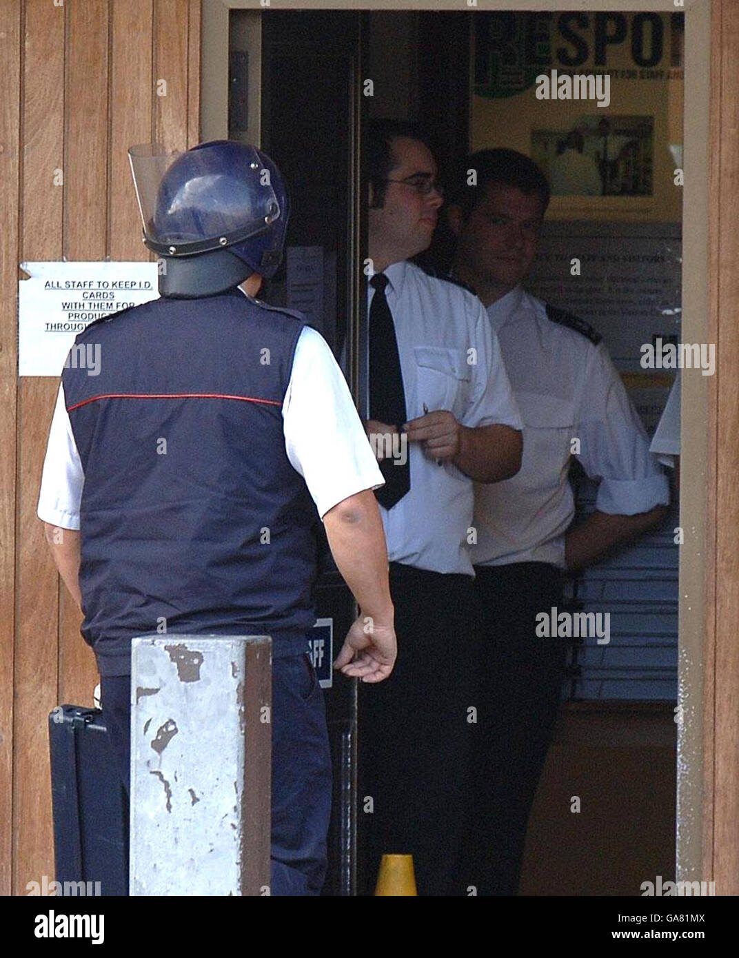 A Securicor Guard makes a delivery to Full Sutton Maximum Security ...